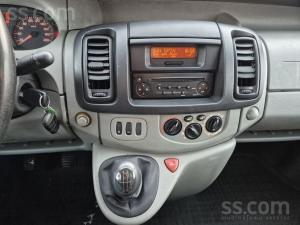 Renault Trafic 2006 Liepāja, ar dzinēja tilpumu 2.50 L un nobraukumu 279 tūkst. km par 5500 €, foto 11 vietnē AUTOMOTO.COM.LV