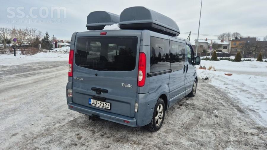 Renault Trafic 2006 Rīga, ar dzinēja tilpumu 2.50 L un nobraukumu 412 tūkst. km par 6500 €, foto 5 vietnē AUTOMOTO.COM.LV