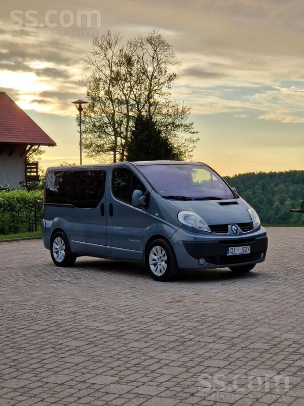 Renault Trafic 2007 Rīga, ar dzinēja tilpumu 2.50 L un nobraukumu 278 tūkst. km par 9400 €, foto 1 vietnē AUTOMOTO.COM.LV