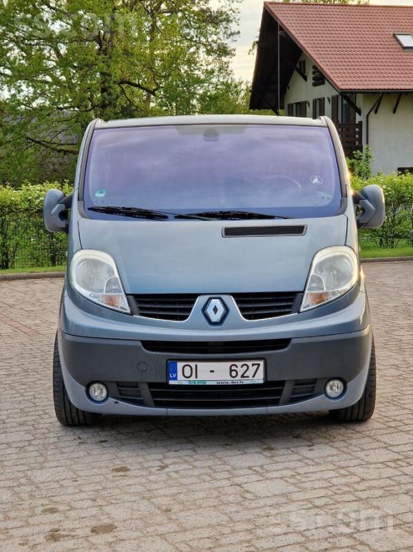 Renault Trafic 2007 Rīga, ar dzinēja tilpumu 2.50 L un nobraukumu 278 tūkst. km par 9400 €, foto 3 vietnē AUTOMOTO.COM.LV