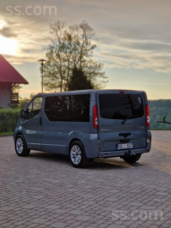 Renault Trafic 2007 Rīga, ar dzinēja tilpumu 2.50 L un nobraukumu 278 tūkst. km par 9400 €, foto 4 vietnē AUTOMOTO.COM.LV