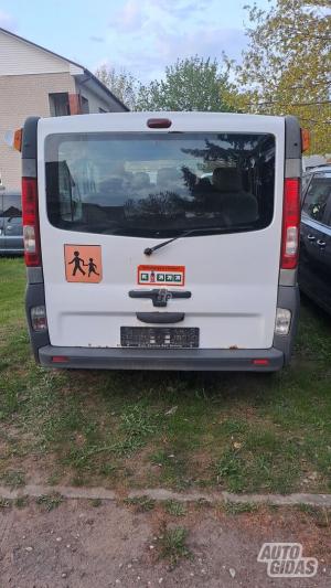 Renault Trafic 2008 in Vilnius, with an engine capacity of 2.00 L and mileage of 305 thousand km for 4250 €, photo 4 on AUTOMOTO.COM.LV