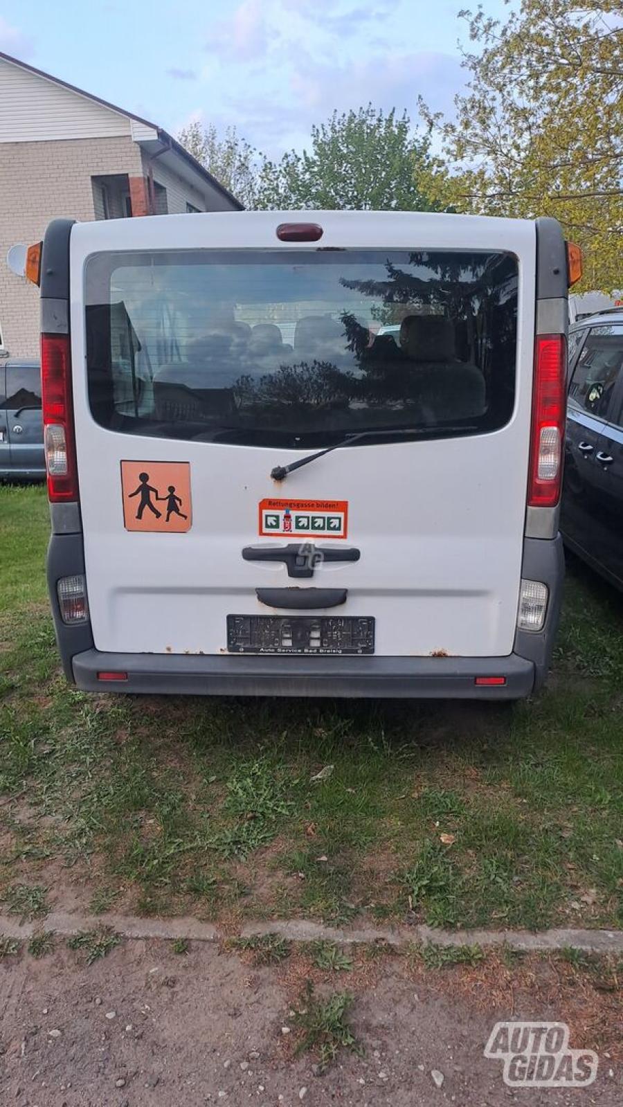 Renault Trafic 2008 in Vilnius, with an engine capacity of 2.00 L and mileage of 305 thousand km for 4250 €, photo 4 on AUTOMOTO.COM.LV