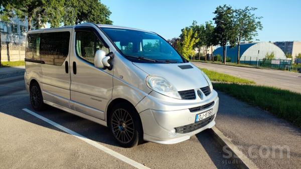 Renault Trafic 2008 in Daugavpils, with an engine capacity of 2.00 L and mileage of 373 thousand km for 5550 €, photo 2 on AUTOMOTO.COM.LV
