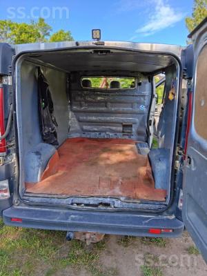 Renault Trafic 2008 Madona, ar dzinēja tilpumu 2.00 L un nobraukumu 358 tūkst. km par 4000 €, foto 11 vietnē AUTOMOTO.COM.LV