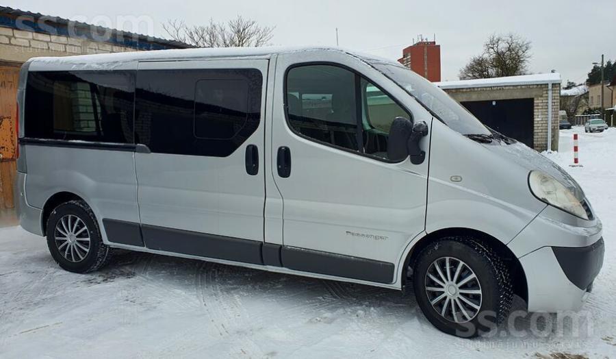 Renault Trafic 2011 in Riga, with an engine capacity of 2.00 L and mileage of 294 thousand km for 7990 €, photo 5 on AUTOMOTO.COM.LV