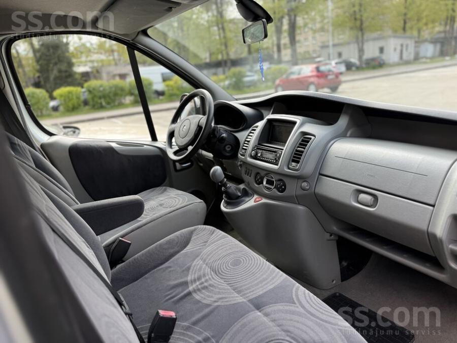 Renault Trafic 2011 Rīga, ar dzinēja tilpumu 2.50 L un nobraukumu 359 tūkst. km par 6650 €, foto 7 vietnē AUTOMOTO.COM.LV