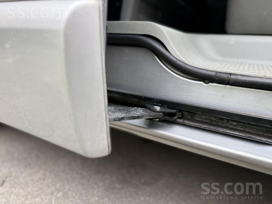 Renault Trafic 2011 Rīga, ar dzinēja tilpumu 2.50 L un nobraukumu 359 tūkst. km par 6650 €, foto 17 vietnē AUTOMOTO.COM.LV