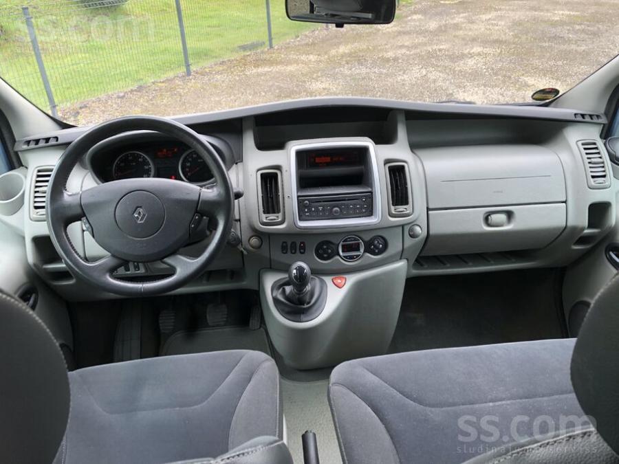 Renault Trafic 2013 in Valmiera, with an engine capacity of 2.00 L and mileage of 304 thousand km for 8790 €, photo 5 on AUTOMOTO.COM.LV
