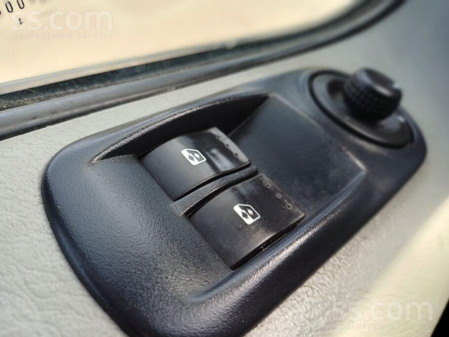 Renault Trafic 2014 in Riga, with an engine capacity of 2.00 L and mileage of 339 thousand km for 6655 €, photo 16 on AUTOMOTO.COM.LV