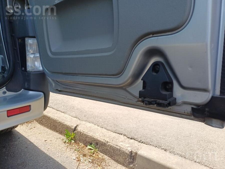 Renault Trafic 2014 in Riga, with an engine capacity of 2.00 L and mileage of 339 thousand km for 6655 €, photo 23 on AUTOMOTO.COM.LV