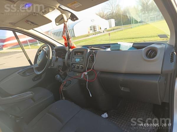 Renault Trafic 2015 in Liepaja, with an engine capacity of 1.60 L and mileage of 374 thousand km for 8000 €, photo 4 on AUTOMOTO.COM.LV