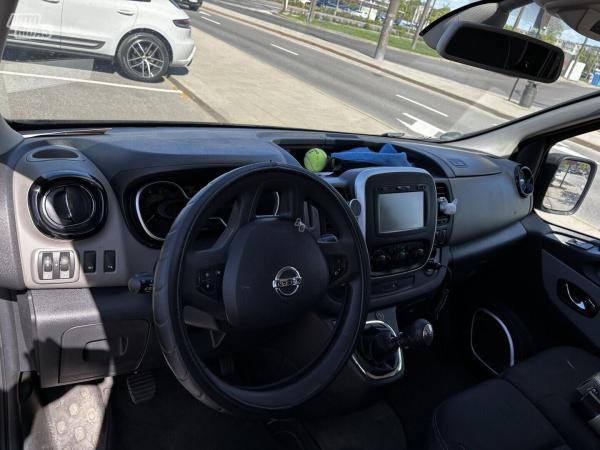 Renault Trafic 2017 in Vilnius, with an engine capacity of 1.60 L and mileage of 255 thousand km for 13200 €, photo 6 on AUTOMOTO.COM.LV