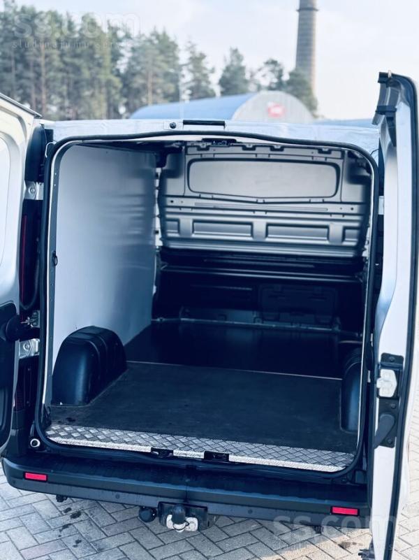 Renault Trafic 2021 in Valmiera, with an engine capacity of 2.00 L and mileage of 70 thousand km for 21000 €, photo 5 on AUTOMOTO.COM.LV