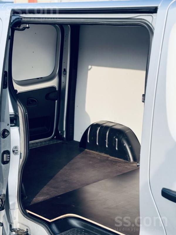 Renault Trafic 2021 in Valmiera, with an engine capacity of 2.00 L and mileage of 70 thousand km for 21000 €, photo 6 on AUTOMOTO.COM.LV