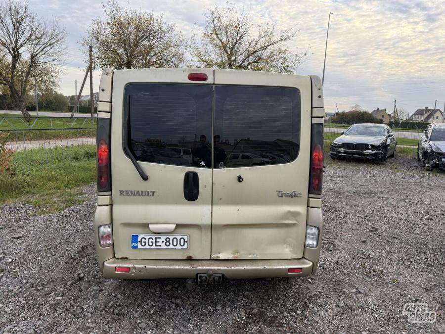 Renault Trafic 2004 in Kelme, with an engine capacity of 1.90 L and mileage of 327 thousand km for 1450 €, photo 9 on AUTOMOTO.COM.LV