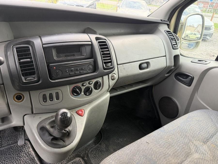 Renault Trafic 2004 in Kelme, with an engine capacity of 1.90 L and mileage of 327 thousand km for 1450 €, photo 12 on AUTOMOTO.COM.LV