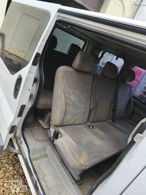 Renault Trafic 2005 in Radviliskis, with an engine capacity of 2.50 L and mileage of 360 thousand km for 2850 €, photo 8 on AUTOMOTO.COM.LV