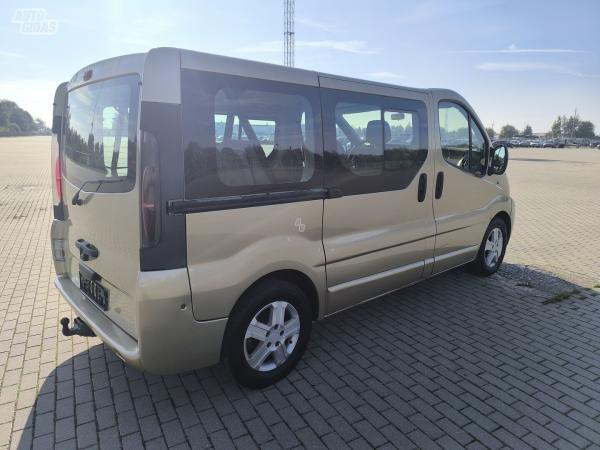 Renault Trafic 2005 in Marijampole, with an engine capacity of 2.50 L and mileage of 275 thousand km for 6650 €, photo 7 on AUTOMOTO.COM.LV