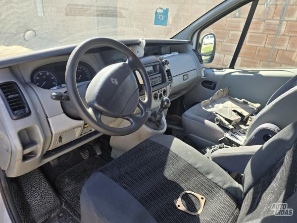 Renault Trafic 2007 in Jonava, with an engine capacity of 2.50 L and mileage of 300 thousand km for 800 €, photo 5 on AUTOMOTO.COM.LV