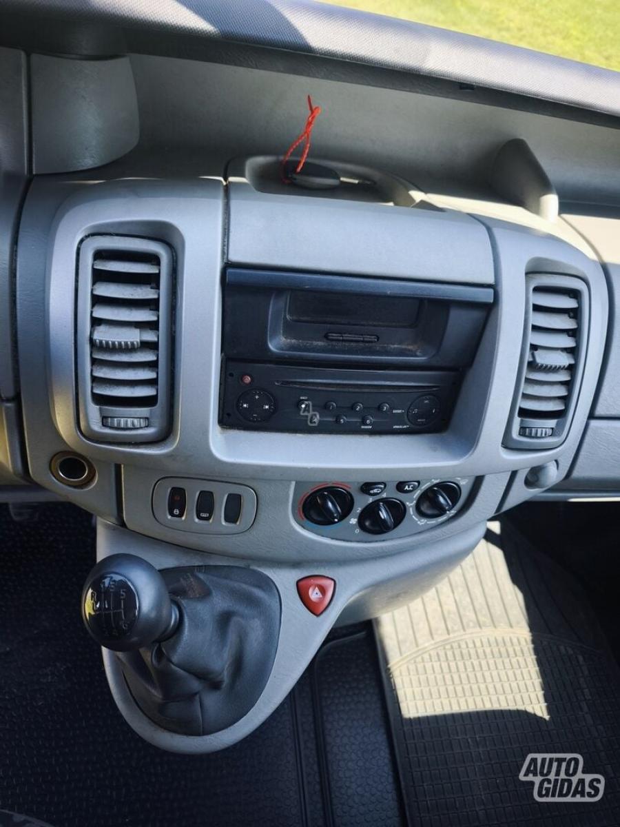 Renault Trafic 2007 in Druskininkai, with an engine capacity of 2.50 L and mileage of 299 thousand km for 4780 €, photo 15 on AUTOMOTO.COM.LV