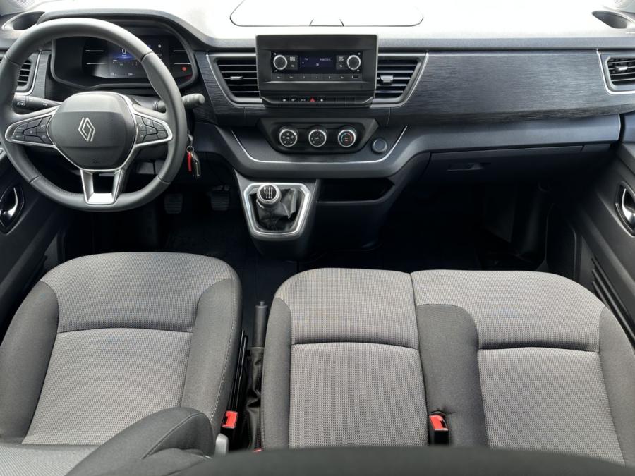 Renault Trafic 2025 in Vilnius, with an engine capacity of 2.00 L and mileage of 15 thousand km for 33500 €, photo 4 on AUTOMOTO.COM.LV