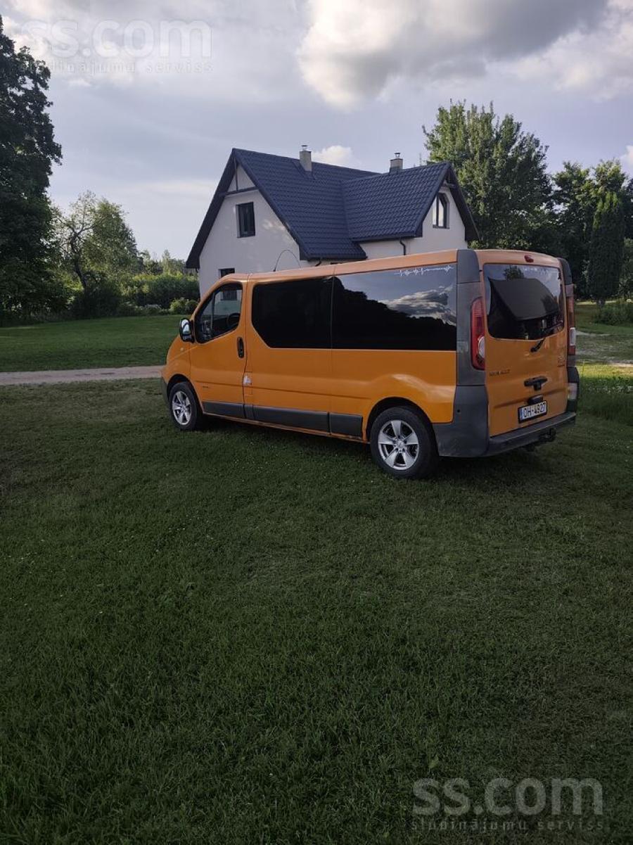 Oranžs Renault Trafic 2007 Gulbene, ar dzinēja tilpumu 2.00 L un nobraukumu 393 tūkst. km par 4200 €, foto 3 vietnē AUTOMOTO.COM.LV
