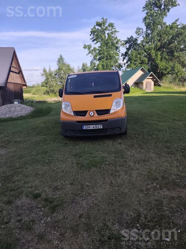 Oranžs Renault Trafic 2007 Gulbene, ar dzinēja tilpumu 2.00 L un nobraukumu 393 tūkst. km par 4200 €, foto 3 vietnē AUTOMOTO.COM.LV