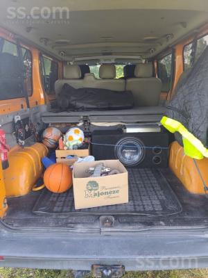 Oranžs Renault Trafic 2007 Gulbene, ar dzinēja tilpumu 2.00 L un nobraukumu 393 tūkst. km par 4200 €, foto 12 vietnē AUTOMOTO.COM.LV