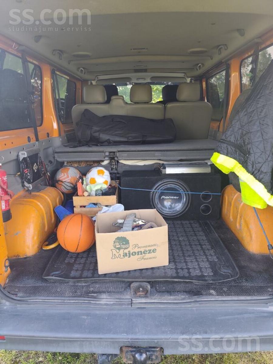 Oranžs Renault Trafic 2007 Gulbene, ar dzinēja tilpumu 2.00 L un nobraukumu 393 tūkst. km par 4200 €, foto 12 vietnē AUTOMOTO.COM.LV