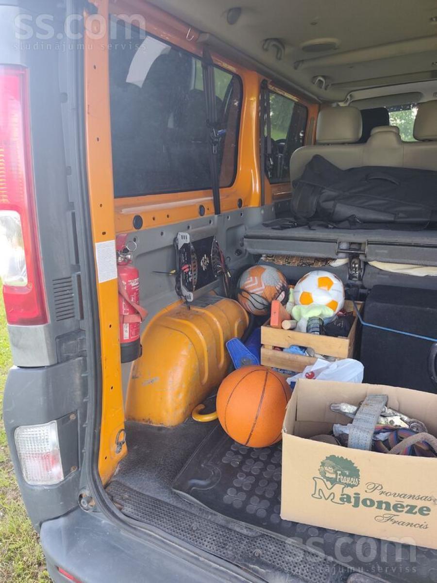 Oranžs Renault Trafic 2007 Gulbene, ar dzinēja tilpumu 2.00 L un nobraukumu 393 tūkst. km par 4200 €, foto 13 vietnē AUTOMOTO.COM.LV