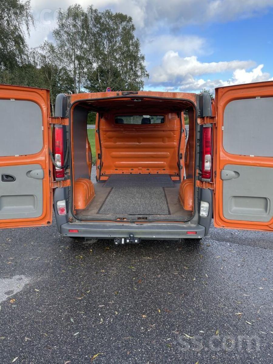 Orange Renault Trafic 2014 in Riga, with an engine capacity of 2.00 L and mileage of 186 thousand km for 4200 €, photo 6 on AUTOMOTO.COM.LV