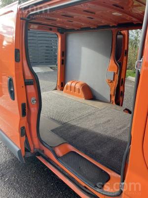 Orange Renault Trafic 2014 in Riga, with an engine capacity of 2.00 L and mileage of 186 thousand km for 4200 €, photo 10 on AUTOMOTO.COM.LV
