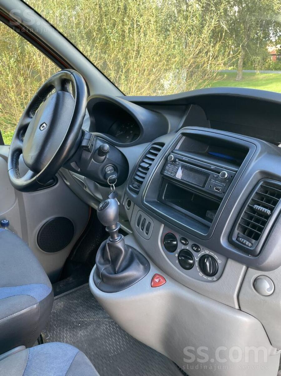 Orange Renault Trafic 2014 in Riga, with an engine capacity of 2.00 L and mileage of 186 thousand km for 4200 €, photo 12 on AUTOMOTO.COM.LV