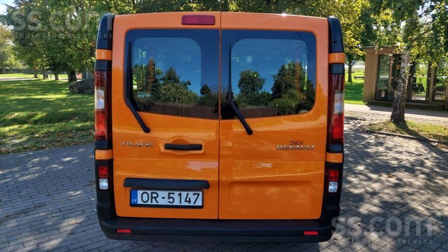 Orange Renault Trafic 2019 in Riga, with an engine capacity of 2.00 L and mileage of 296 thousand km for 15950 €, photo 15 on AUTOMOTO.COM.LV
