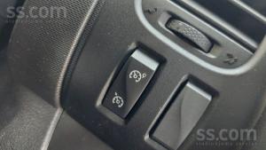 Orange Renault Trafic 2019 in Riga, with an engine capacity of 2.00 L and mileage of 296 thousand km for 15950 €, photo 24 on AUTOMOTO.COM.LV