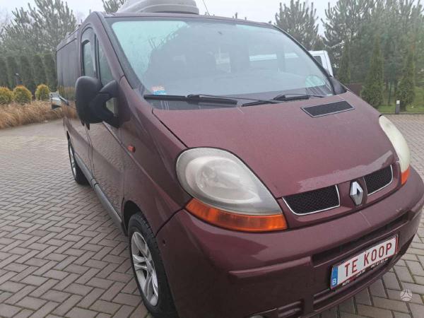 Sarkans Renault Trafic 2004 Panevēža, ar dzinēja tilpumu 1.90 L un nobraukumu 300 tūkst. km par 5300 €, foto 2 vietnē AUTOMOTO.COM.LV