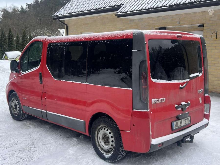 Sarkans Renault Trafic 2006 Viļņa, ar dzinēja tilpumu 2.46 L un nobraukumu 239 tūkst. km par 7200 €, foto 8 vietnē AUTOMOTO.COM.LV