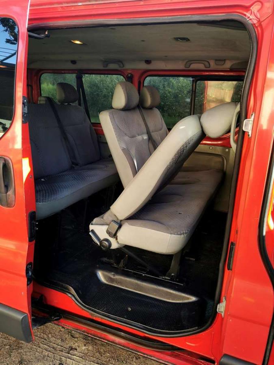 Red Renault Trafic 2007 in Siauliai, with an engine capacity of 2.00 L and mileage of 410 thousand km for 3999 €, photo 6 on AUTOMOTO.COM.LV