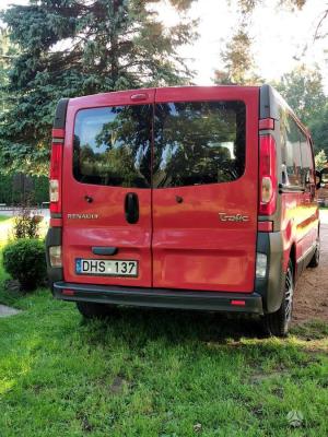 Red Renault Trafic 2007 in Siauliai, with an engine capacity of 2.00 L and mileage of 410 thousand km for 3999 €, photo 10 on AUTOMOTO.COM.LV