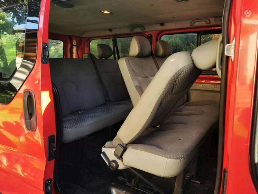 Red Renault Trafic 2007 in Siauliai, with an engine capacity of 2.00 L and mileage of 410 thousand km for 3999 €, photo 14 on AUTOMOTO.COM.LV