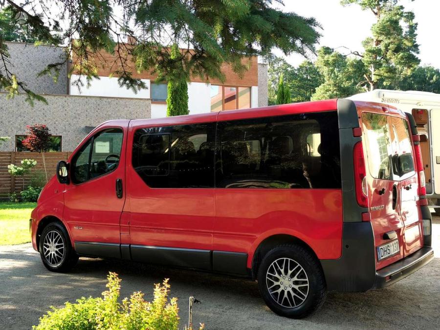 Red Renault Trafic 2007 in Siauliai, with an engine capacity of 2.00 L and mileage of 410 thousand km for 3999 €, photo 15 on AUTOMOTO.COM.LV