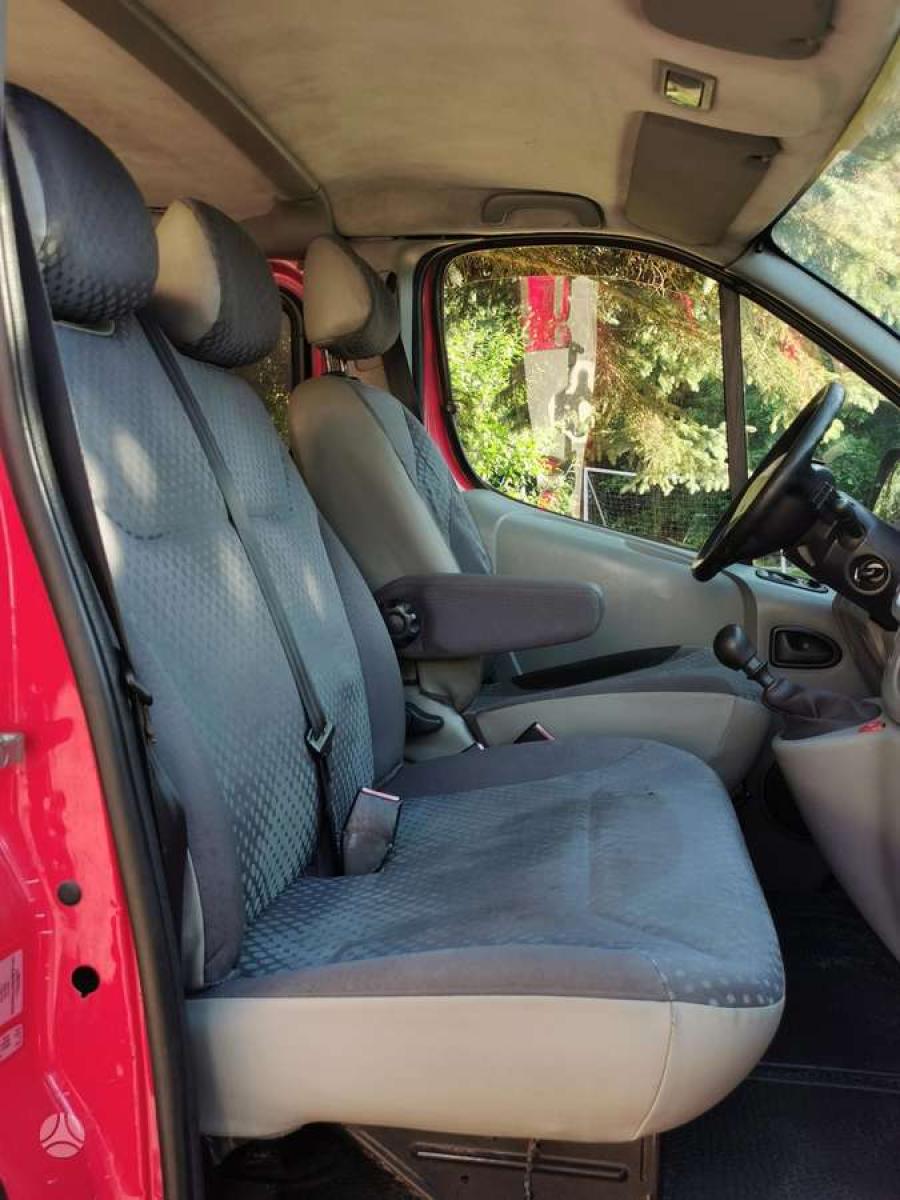 Red Renault Trafic 2007 in Siauliai, with an engine capacity of 2.00 L and mileage of 410 thousand km for 3999 €, photo 20 on AUTOMOTO.COM.LV