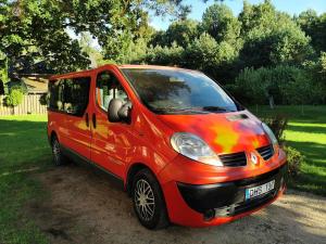 Red Renault Trafic 2007 in Siauliai, with an engine capacity of 2.00 L and mileage of 410 thousand km for 3999 €, photo 21 on AUTOMOTO.COM.LV