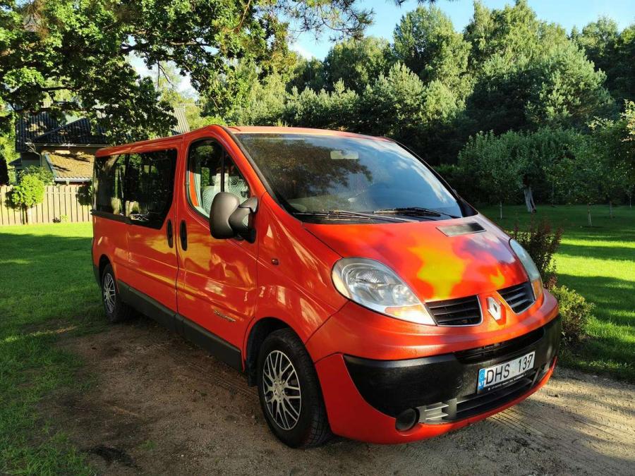 Red Renault Trafic 2007 in Siauliai, with an engine capacity of 2.00 L and mileage of 410 thousand km for 3999 €, photo 21 on AUTOMOTO.COM.LV
