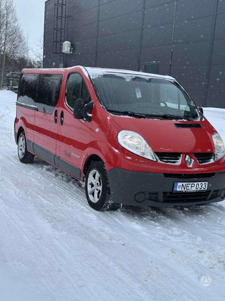 Red Renault Trafic 2010 in Siauliai, with an engine capacity of 2.00 L and mileage of 250 thousand km for 7200 €, photo 12 on AUTOMOTO.COM.LV