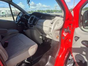 Red Renault Trafic 2012 in Marijampole, with an engine capacity of 2.00 L and mileage of 310 thousand km for 8999 €, photo 12 on AUTOMOTO.COM.LV