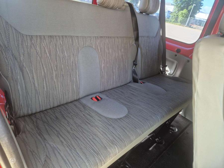 Red Renault Trafic 2012 in Marijampole, with an engine capacity of 2.00 L and mileage of 310 thousand km for 8999 €, photo 15 on AUTOMOTO.COM.LV