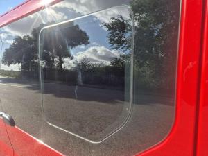 Red Renault Trafic 2012 in Marijampole, with an engine capacity of 2.00 L and mileage of 310 thousand km for 8999 €, photo 17 on AUTOMOTO.COM.LV