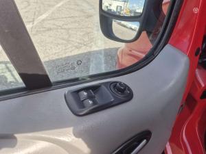 Red Renault Trafic 2012 in Marijampole, with an engine capacity of 2.00 L and mileage of 310 thousand km for 8999 €, photo 20 on AUTOMOTO.COM.LV